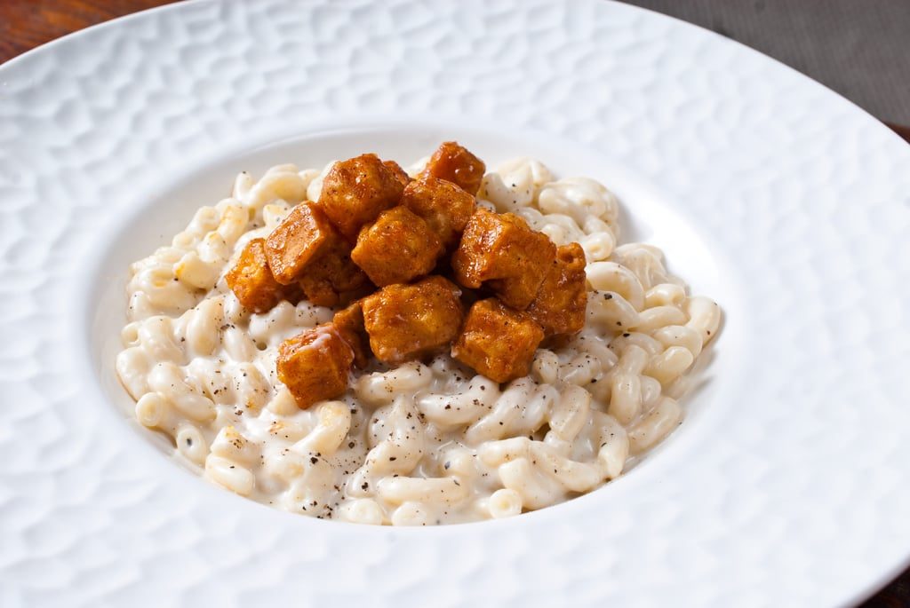 Macaroni and Oka cheese with deep fried tofu